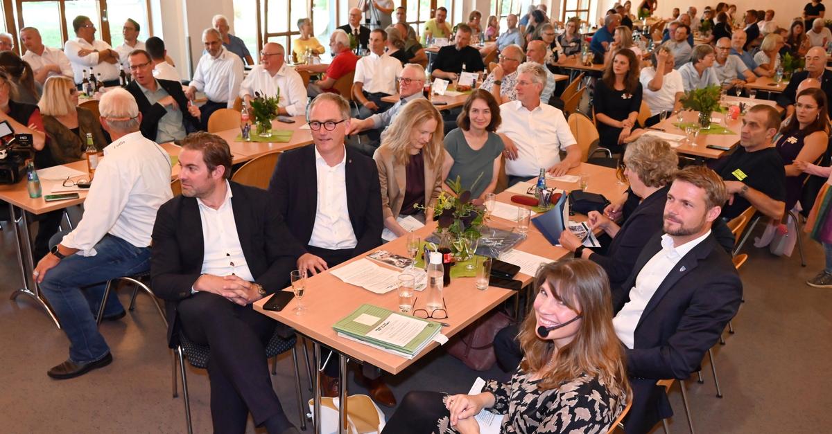 Kubach feiert „Unser Dorf hat Zukunft“-Sieg ziemlich bunt